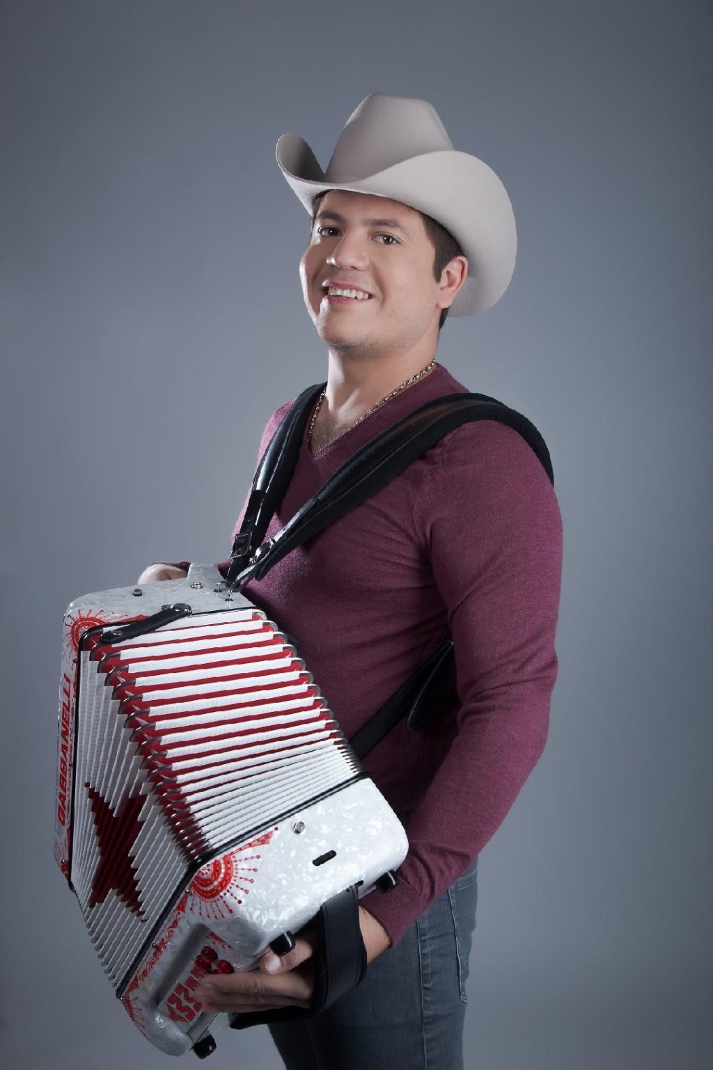 Remmy Valenzuela, el fenómeno más grande del regional mexicano de los ...